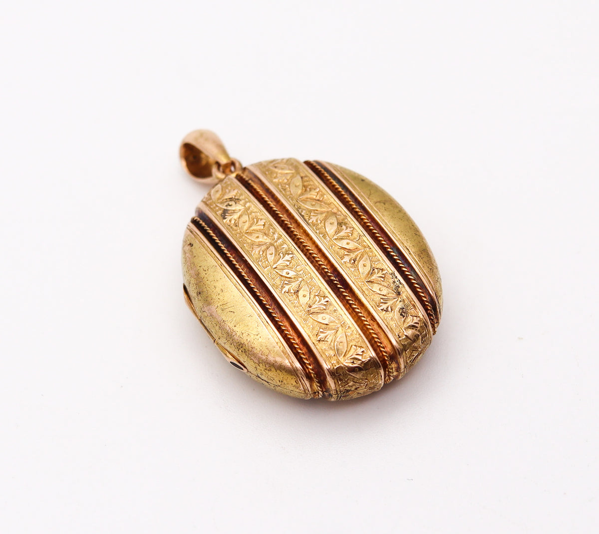 VICTORIAN 1900 Geometric Locket Pendant In Repousse 15 Kt Yellow Gold ...