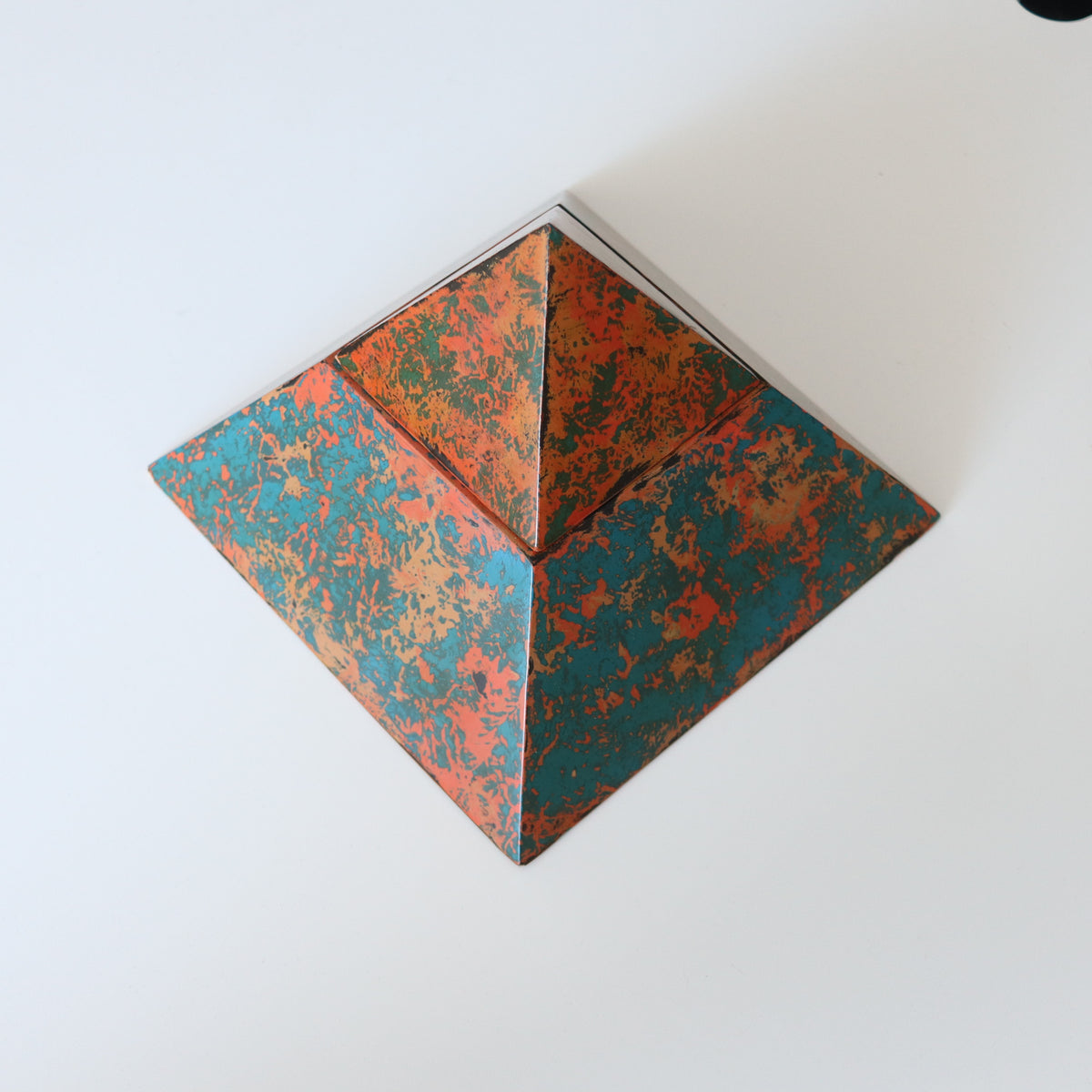 POSTMODERNISM 1992 Decorative Pyramidal Box In Polychromate & Gilded W ...
